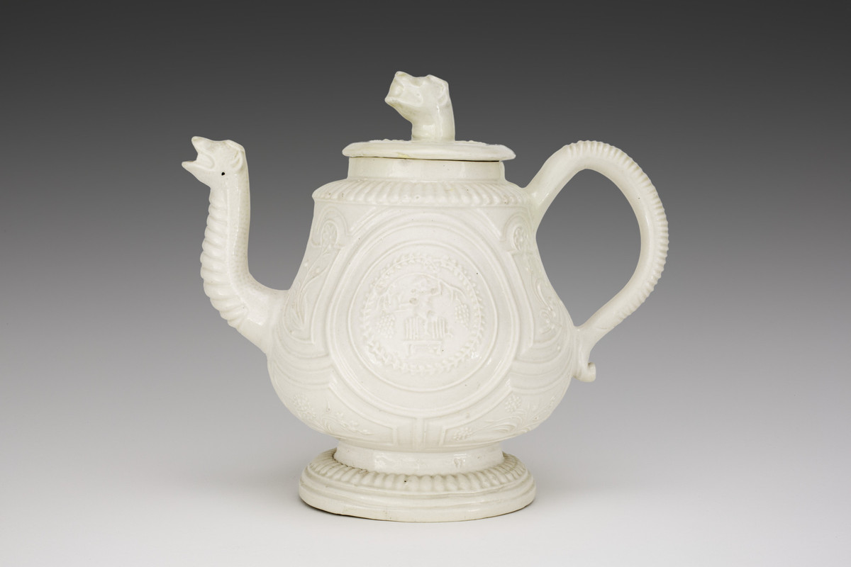 Teapot and lid – Mount Holyoke College Art Museum
