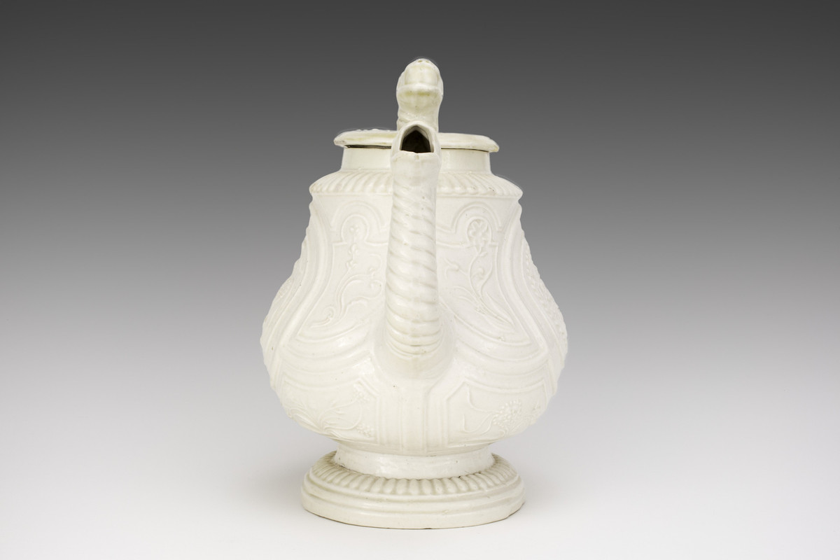 Teapot and lid – Mount Holyoke College Art Museum